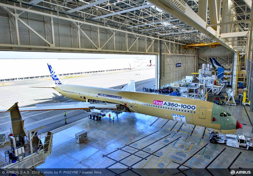 Sorti d'usine du premier A350-1000 - Le Portail des Passionnés d'Aviation